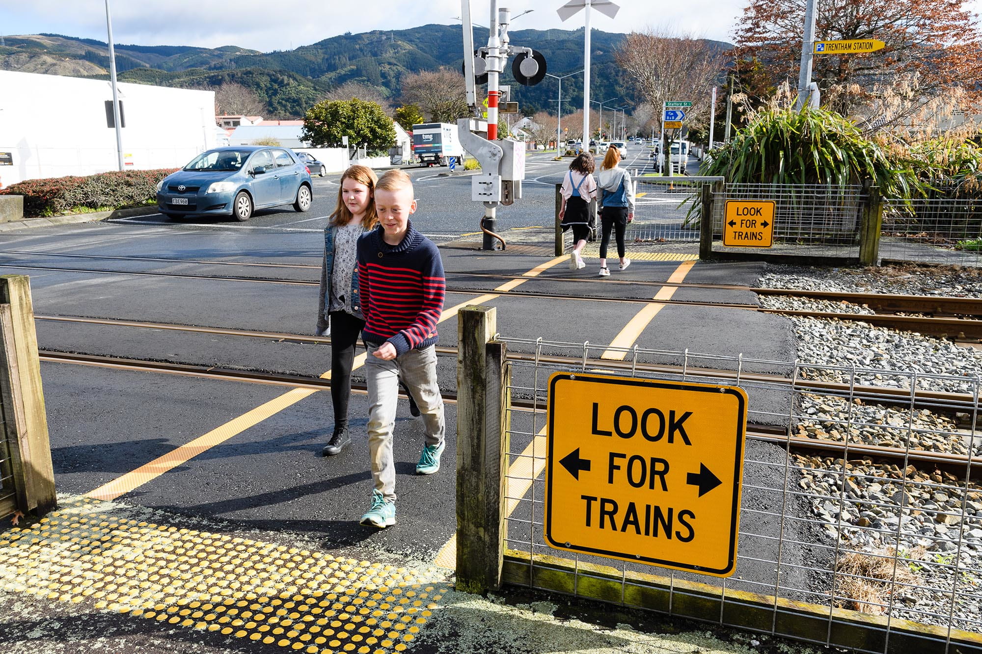 New rail safety guidelines for children launched • TrackSafe